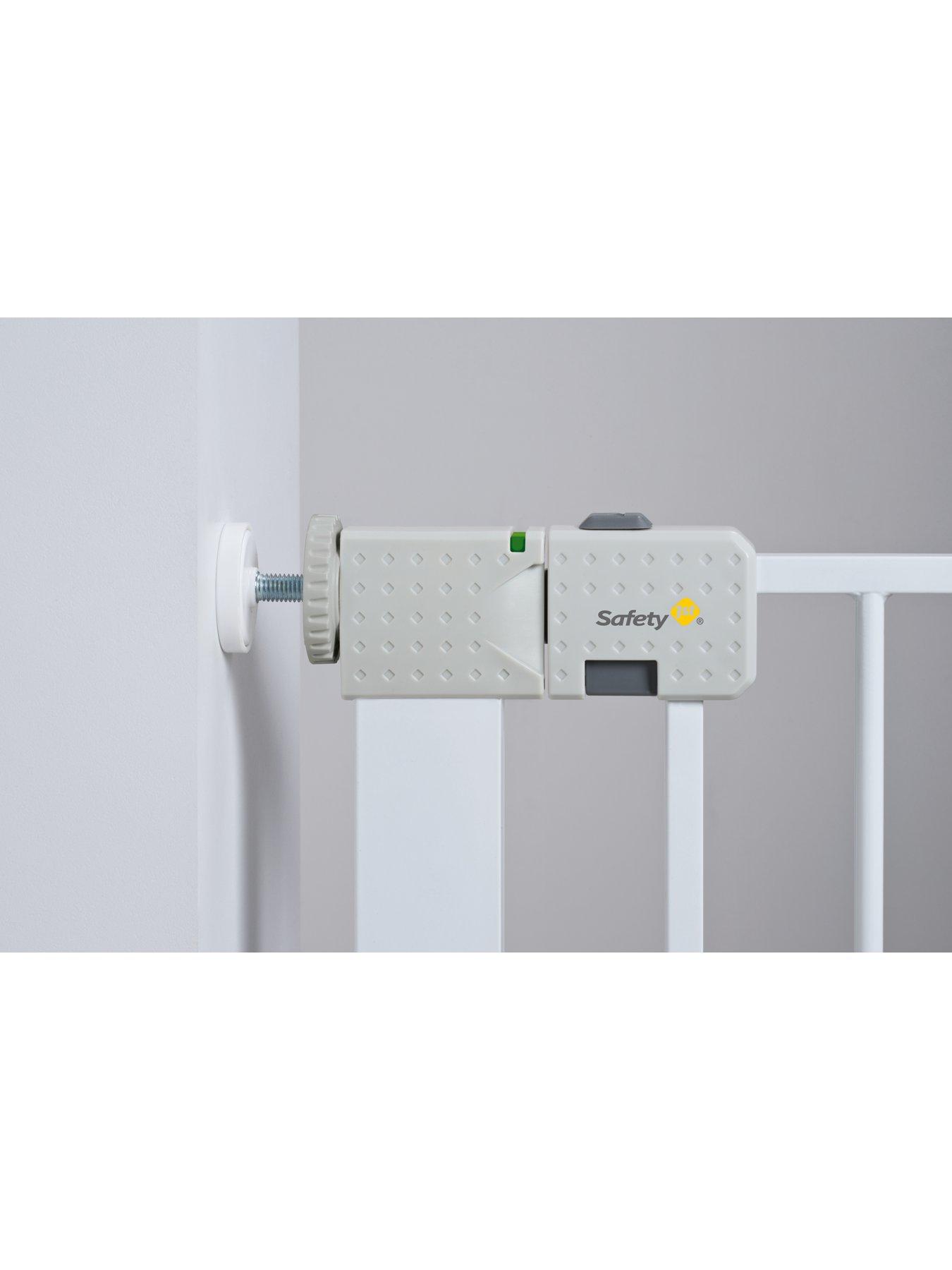 Safety 1st SecurTech Simply Close Metal Baby Safety Gate | Very