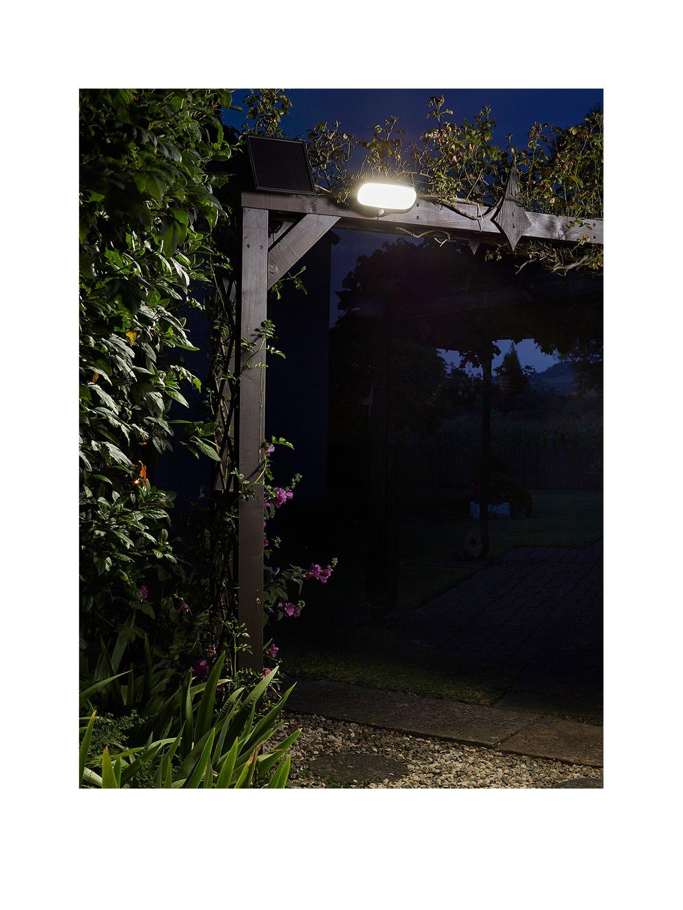 Smart Solar PIR Solar Security Floodlight 500 Lumen Output | Very