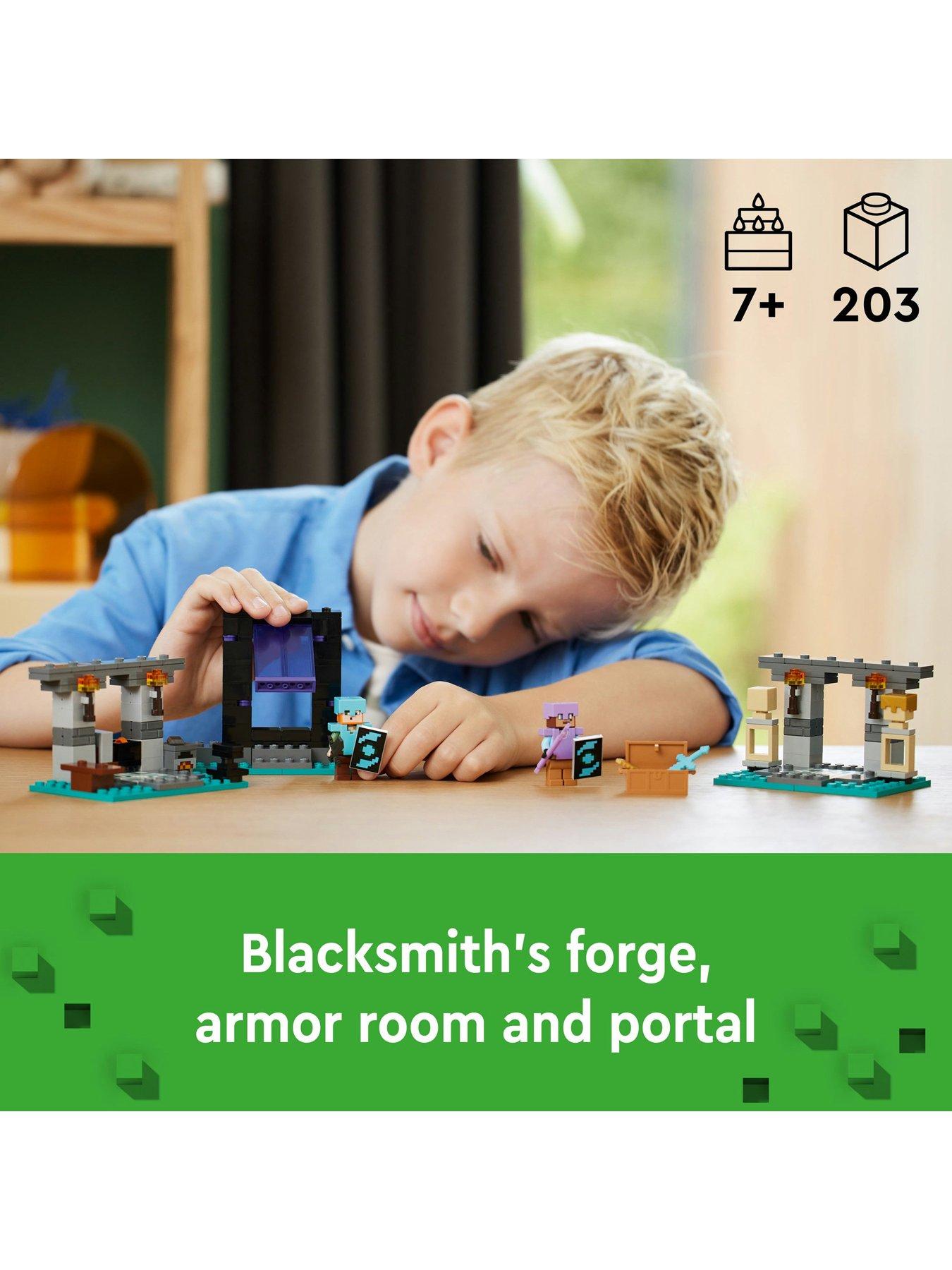 LEGO Minecraft The Armoury Toy with Figures 21252 | Very