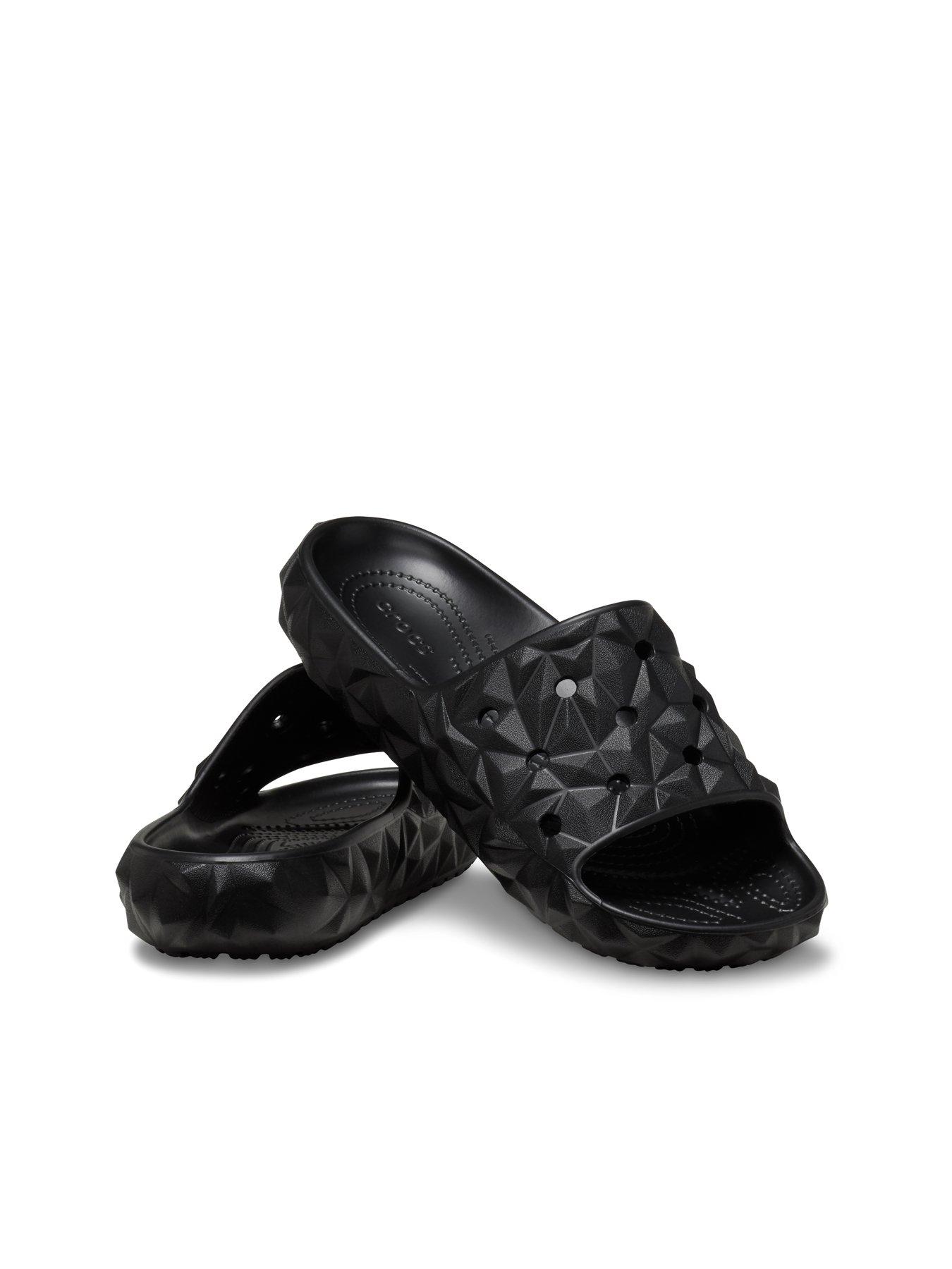 Crocs Classic Geometric Slide V2 - Black | Very
