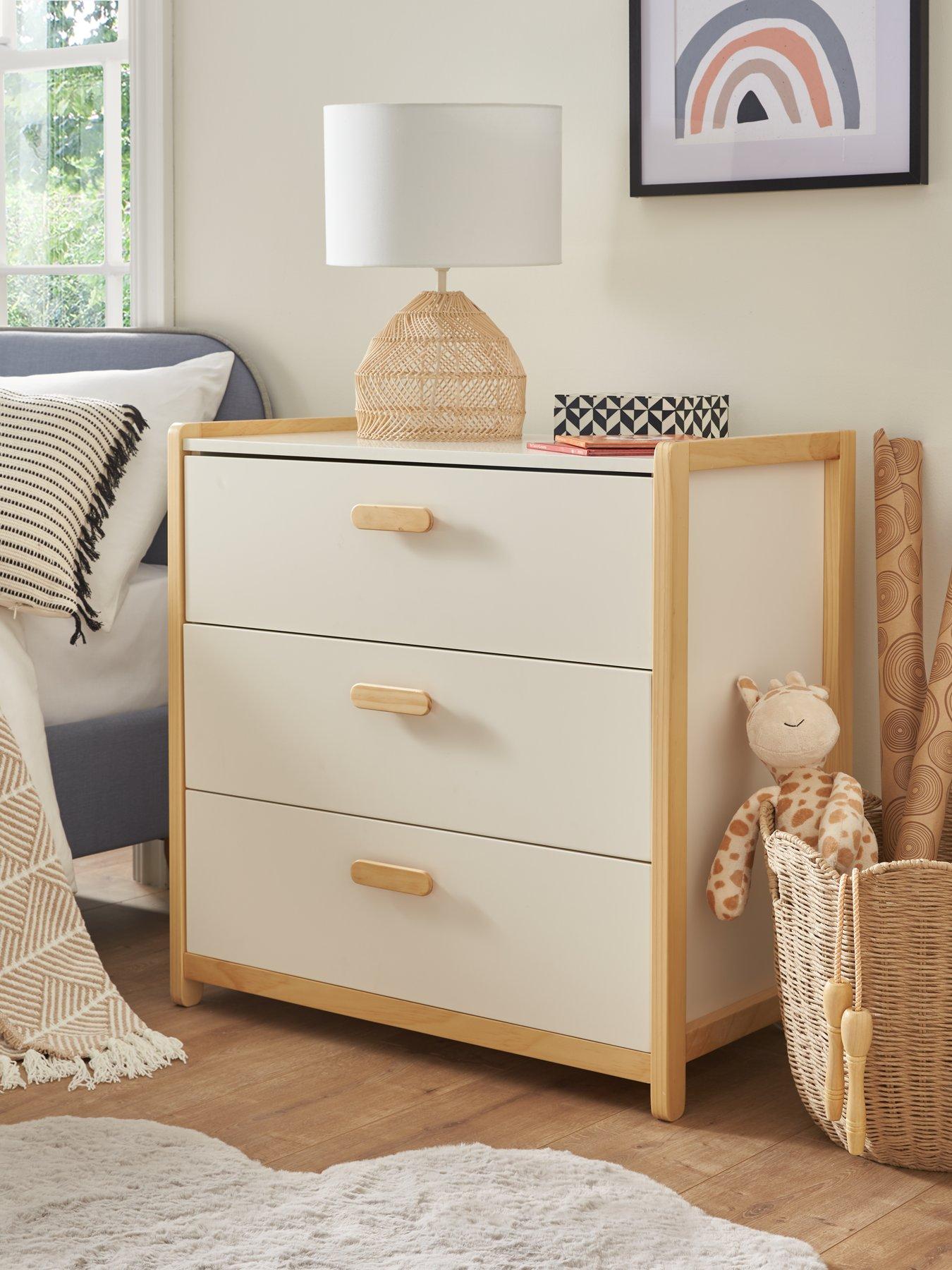 White and pine drawers store