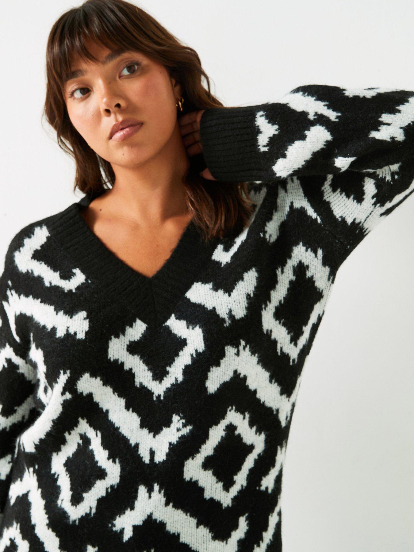 V by Very Curve V Neck Pattern Jumper - Print | Very