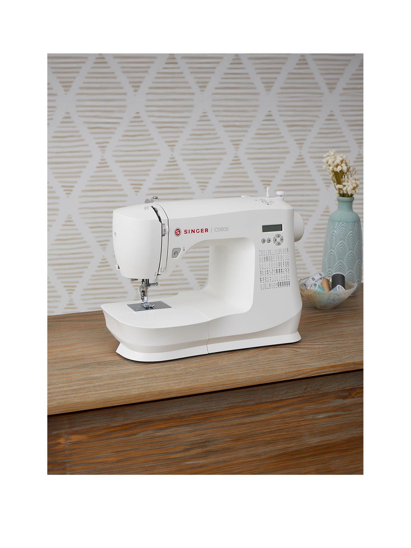Singer COMPUTERISED C5605 SEWING MACHINE | Very