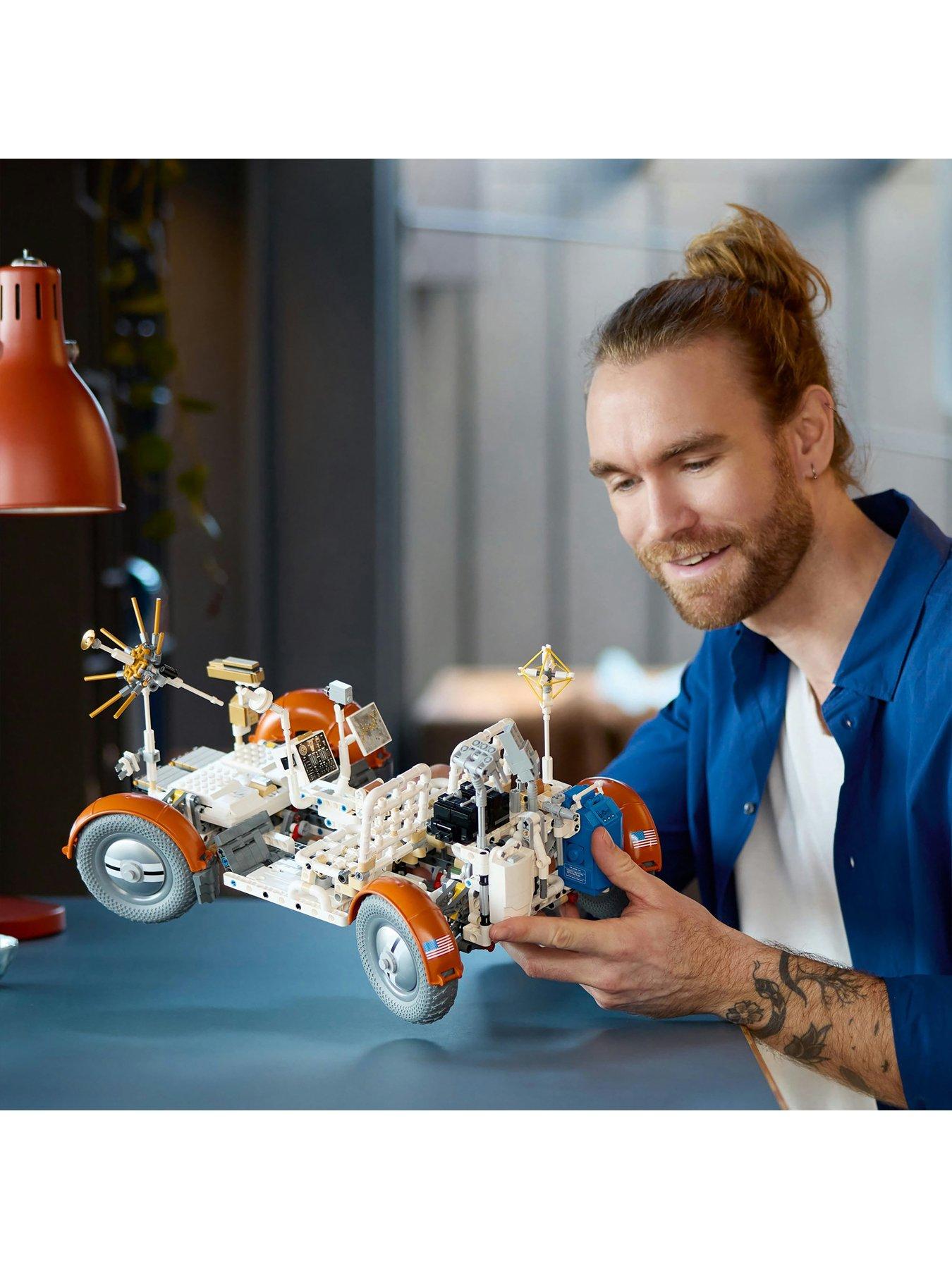 LEGO Technic NASA Apollo Lunar Roving Vehicle – LRV 42182 | Very
