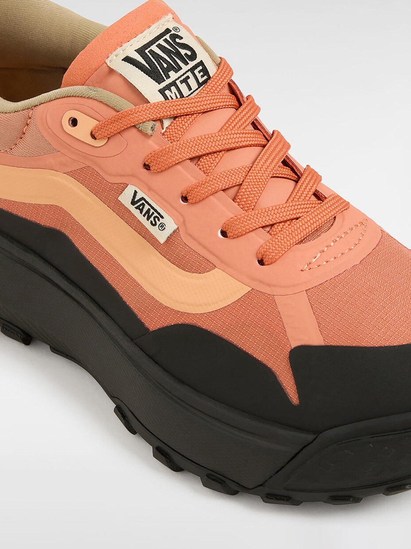 Vans Women's Mte Crosspath - Dark Red | Very