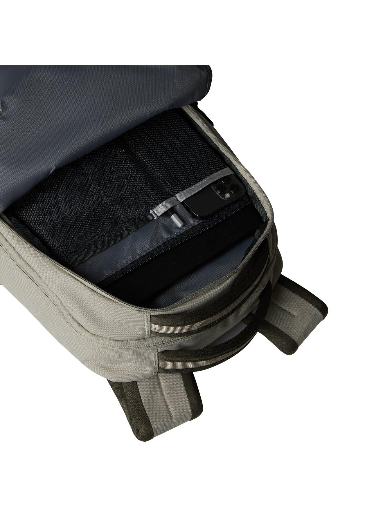 THE NORTH FACE Vault Backpack- Grey | Very