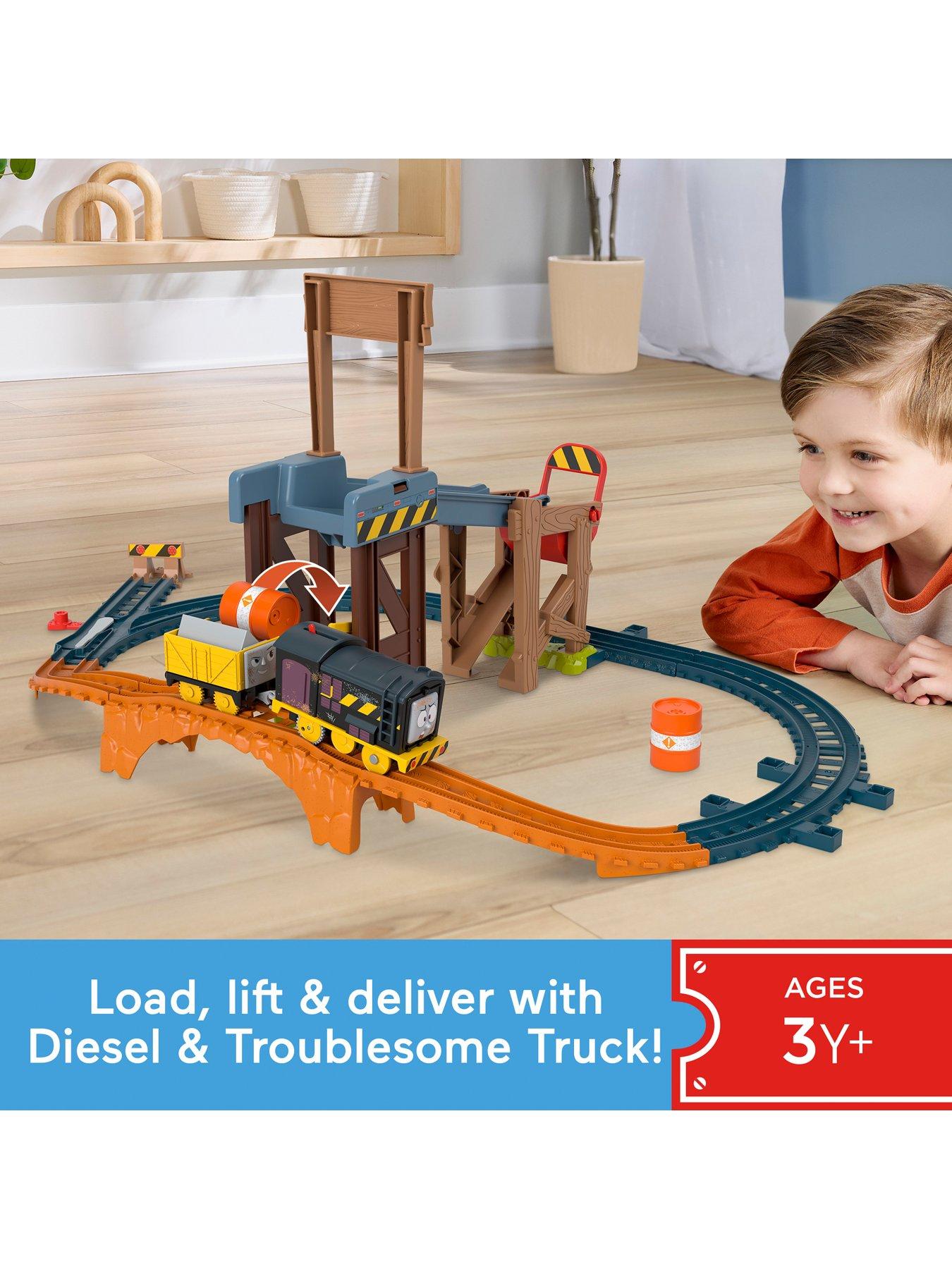 Thomas & Friends Diesel's Lift & Load Construction Set, Motorized Toy ...