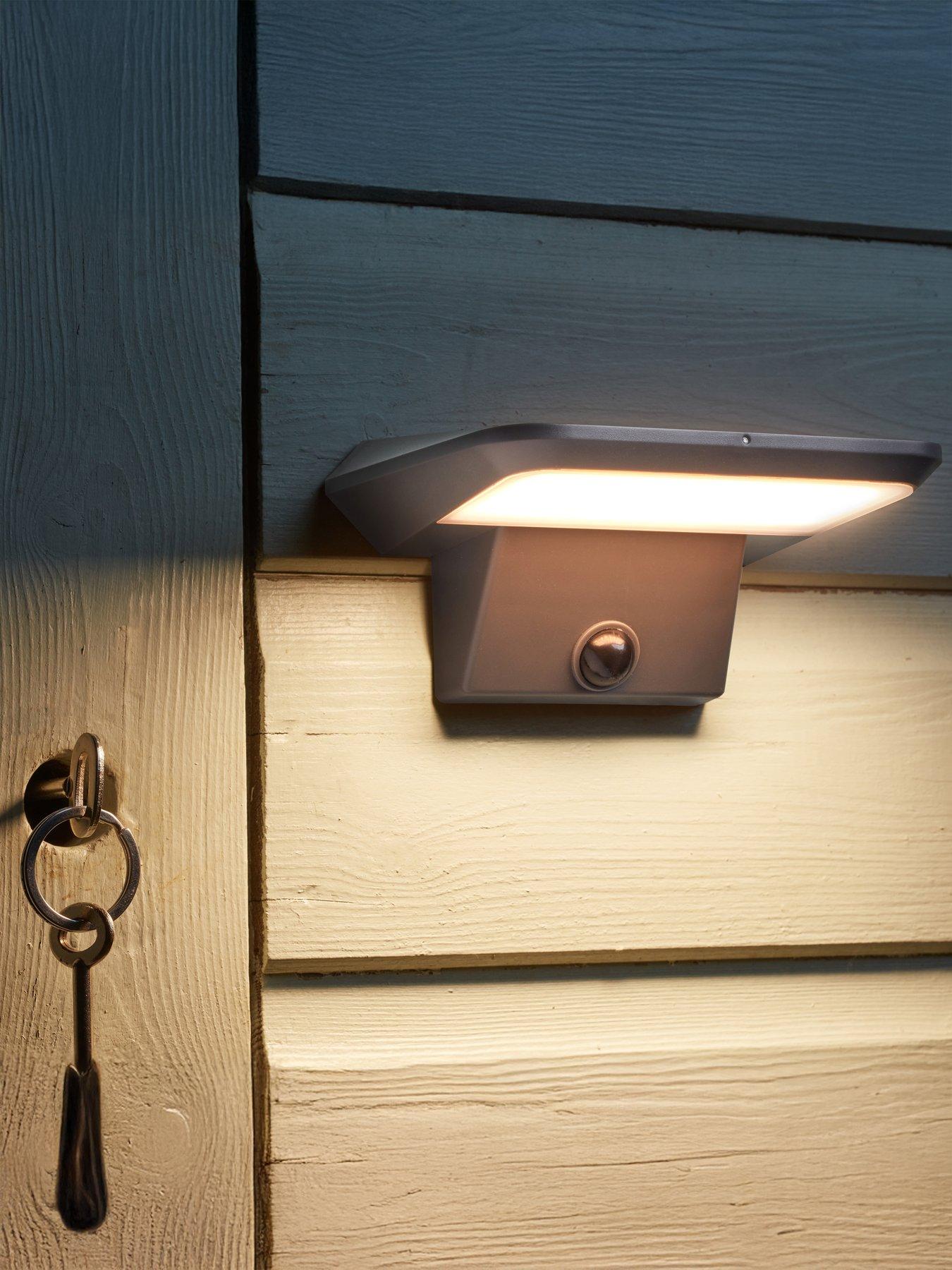 Smart Solar PIR Sentry Wall Light | Very