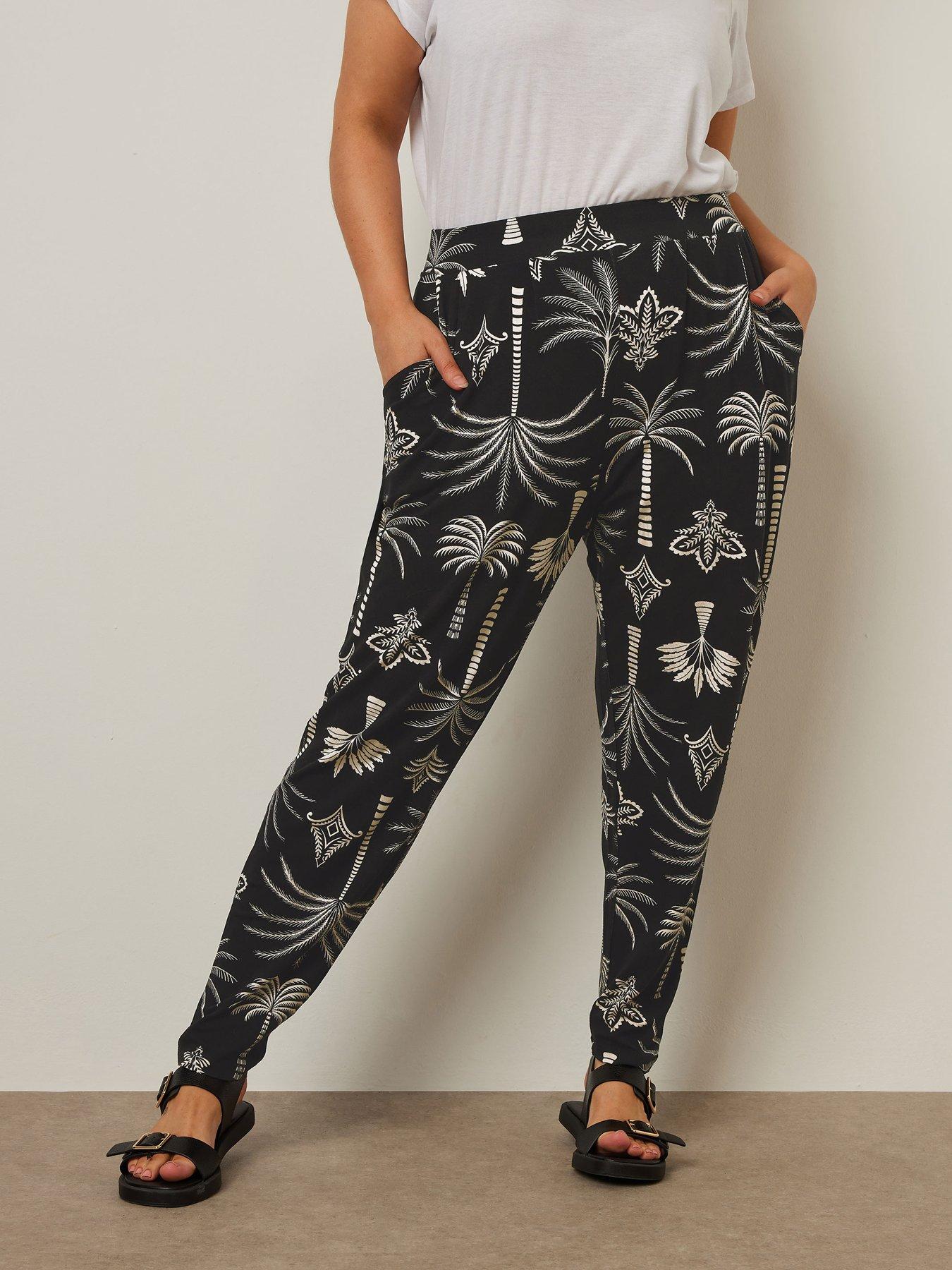 Yours Curve Double Pleat Harem Trouser - Black | Very