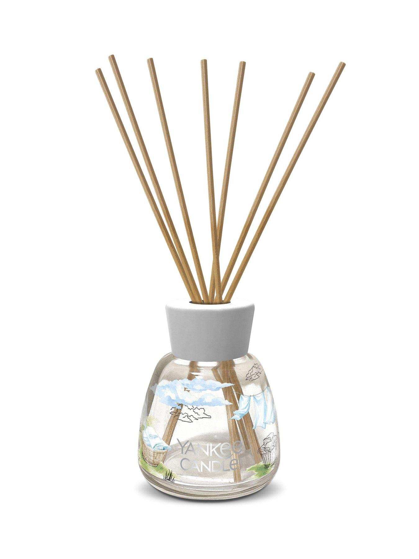 Yankee Candle Signature Clean Cotton Medium Jar with Clean Cotton Reed ...