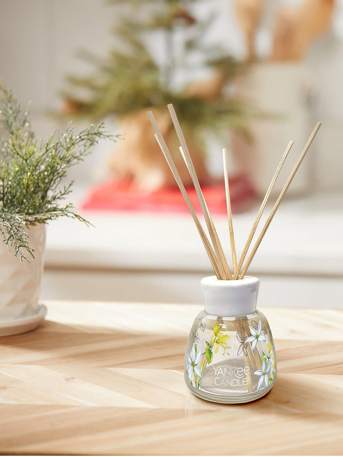 Yankee Candle Signature Clean Cotton Medium Jar with Clean Cotton Reed ...