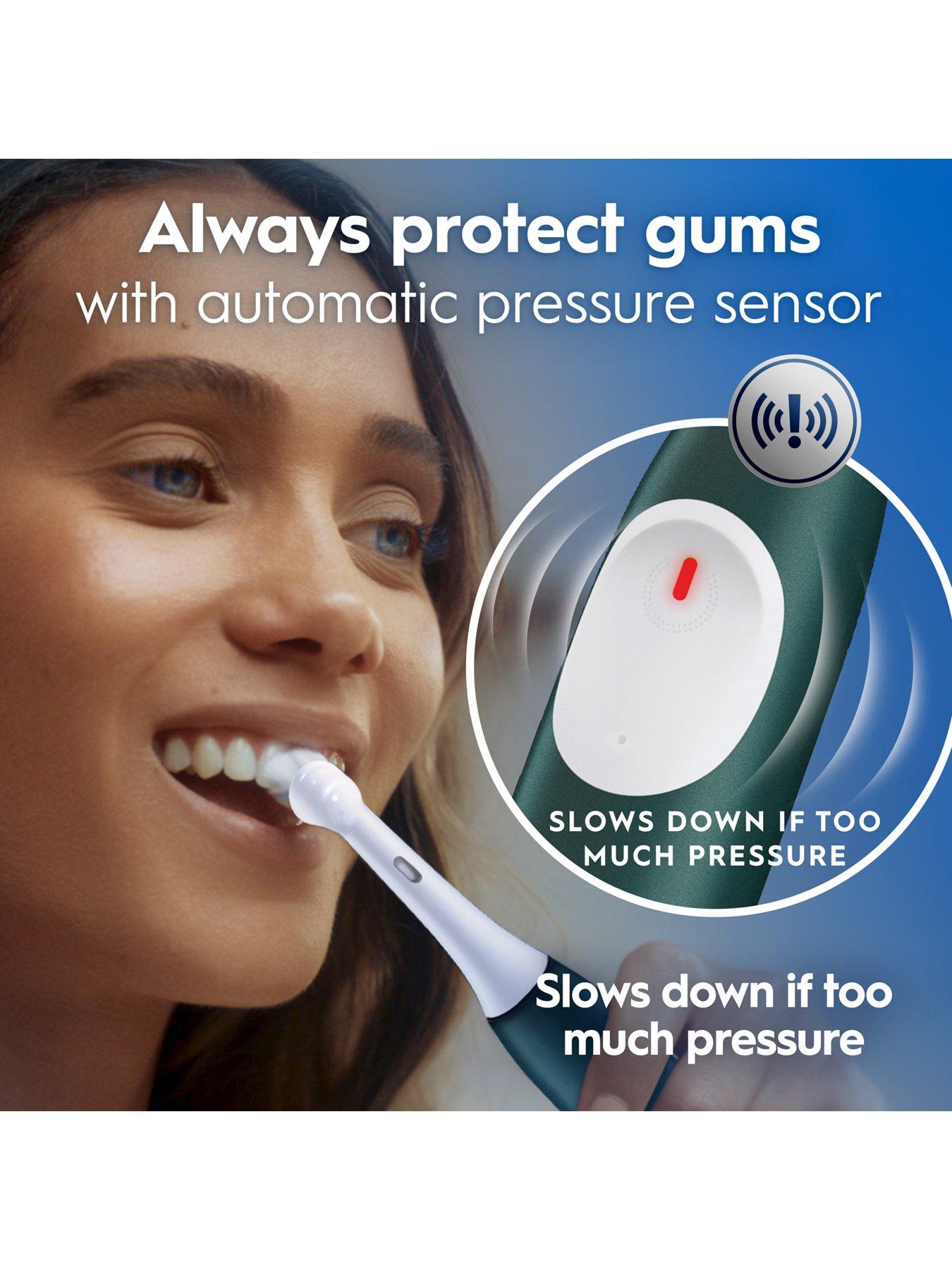 Oral-B iO2 Series Forest Green + Travel Case | Very