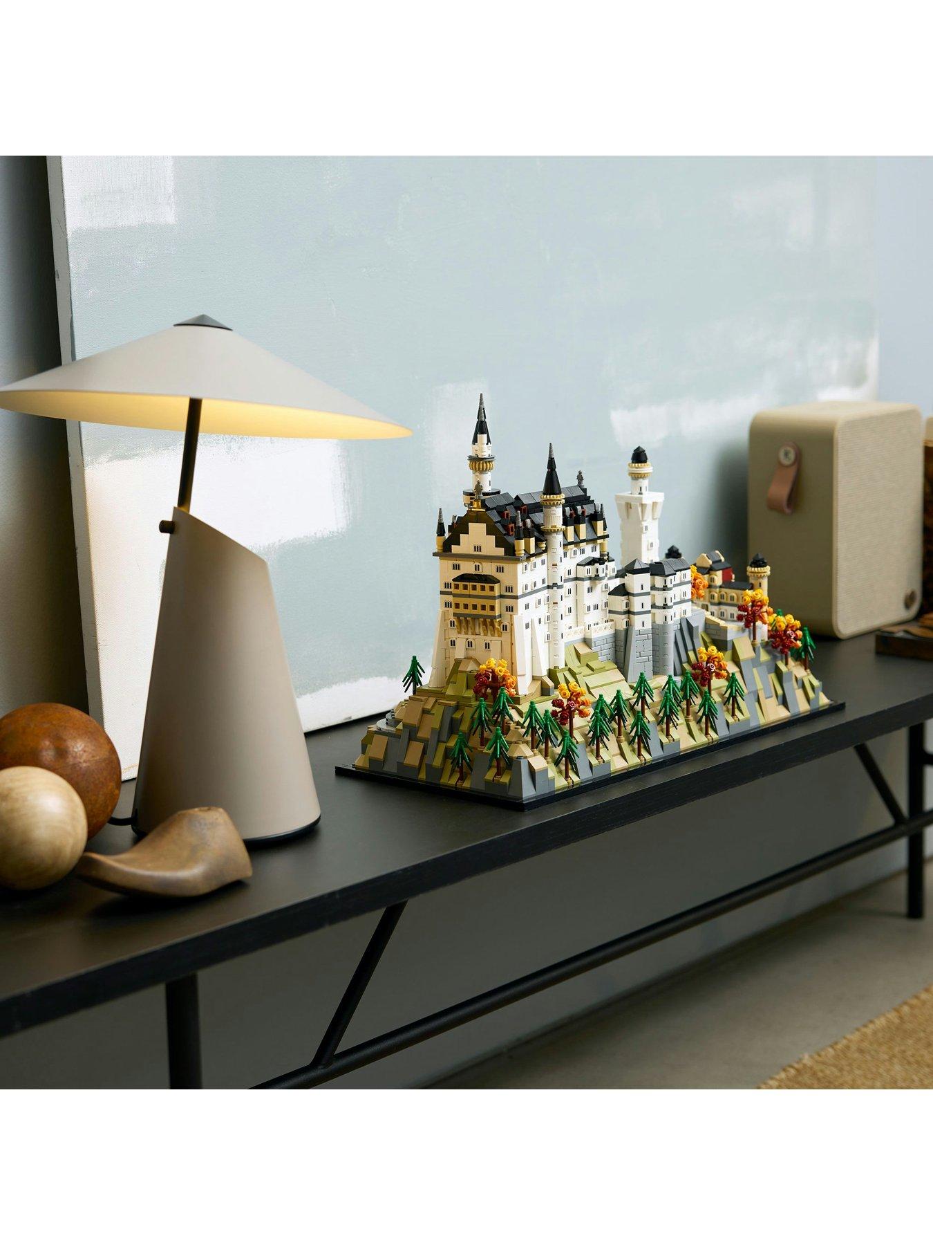 LEGO Architecture Neuschwanstein Castle Set 21063 | Very