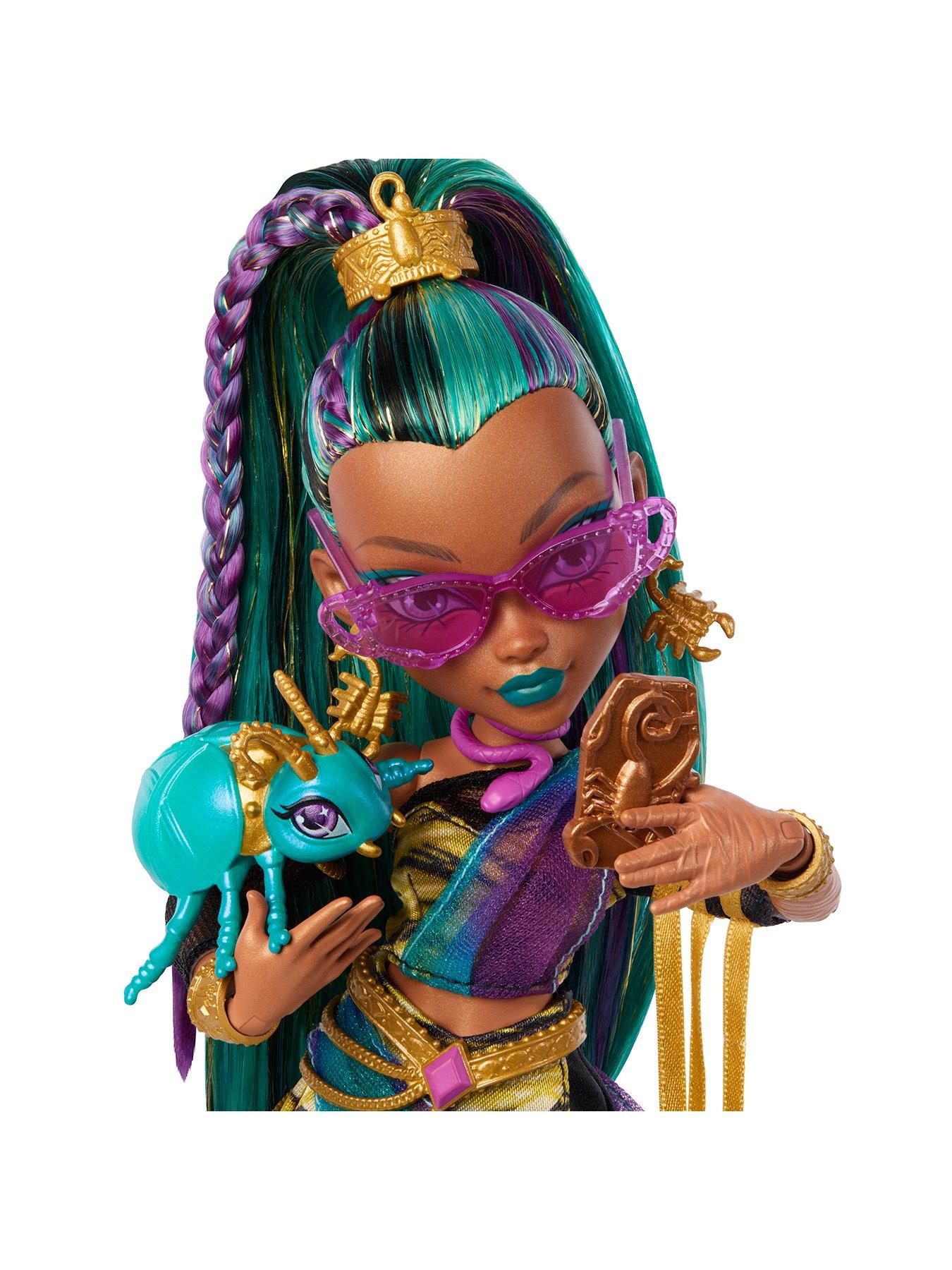 Monster High Nefera De Nile Doll with Pet Scarab Lavish and 7 ...