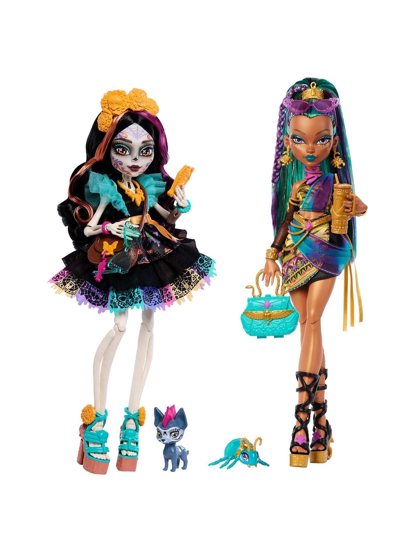 Monster High Nefera De Nile Doll with Pet Scarab Lavish and 7 ...