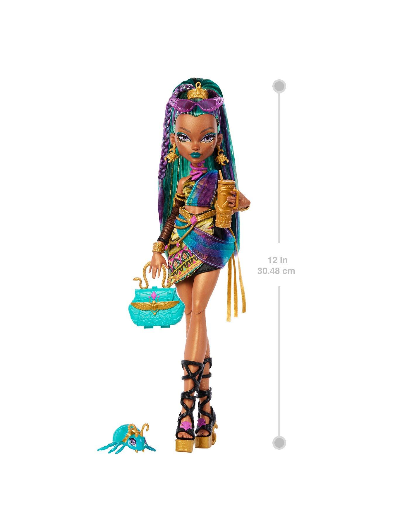 Monster High Nefera De Nile Doll with Pet Scarab Lavish and 7 ...