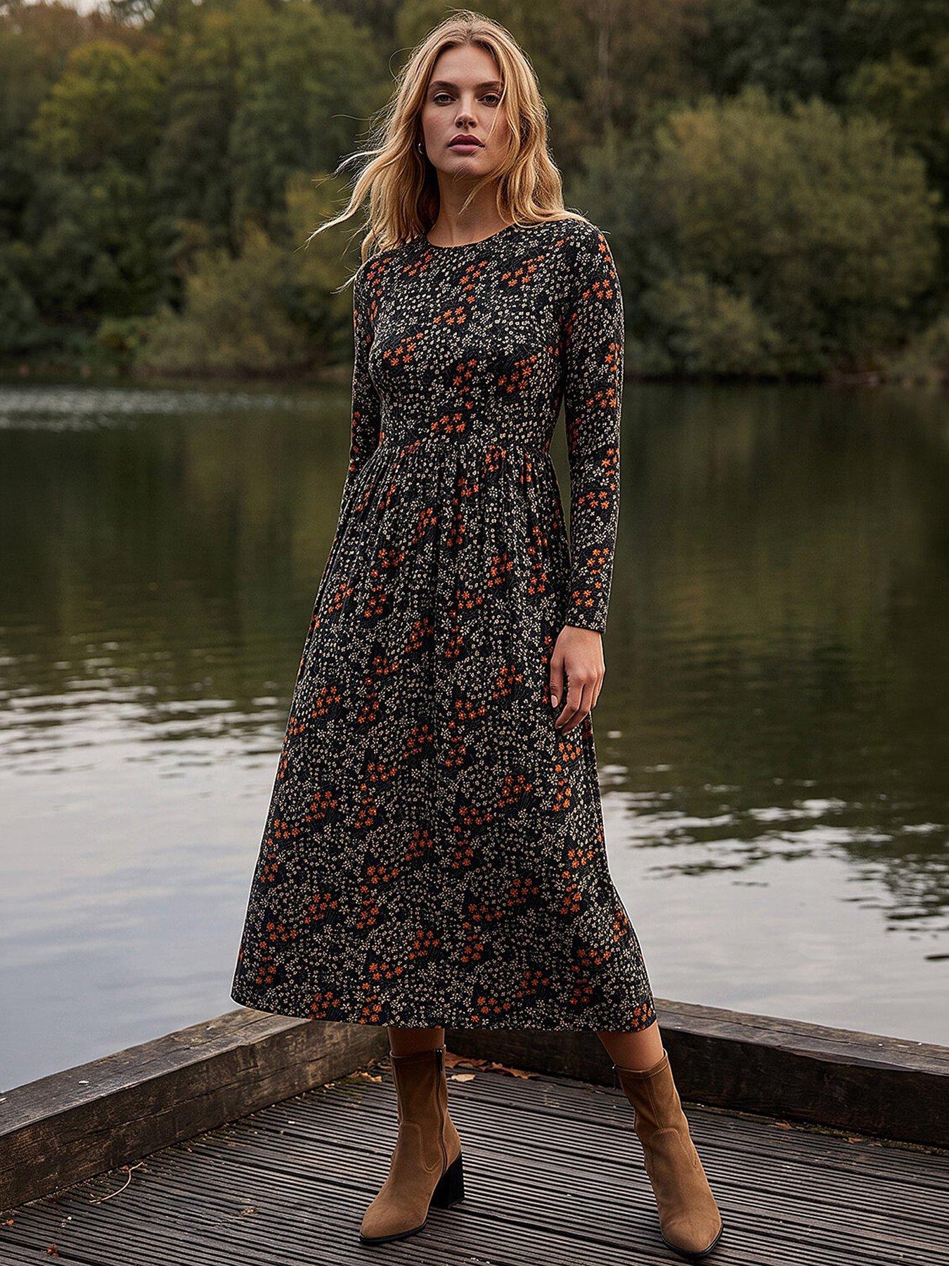 Roman Ditsy Floral Gathered Midi Dress - Black | Very