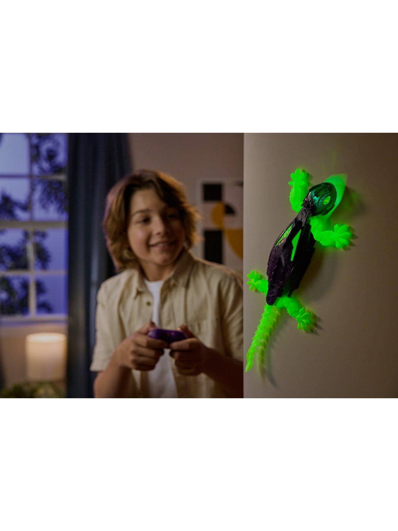 Hex Bots Glow In The Dark Wall Crawler Gecko Remote Control Toy | Very