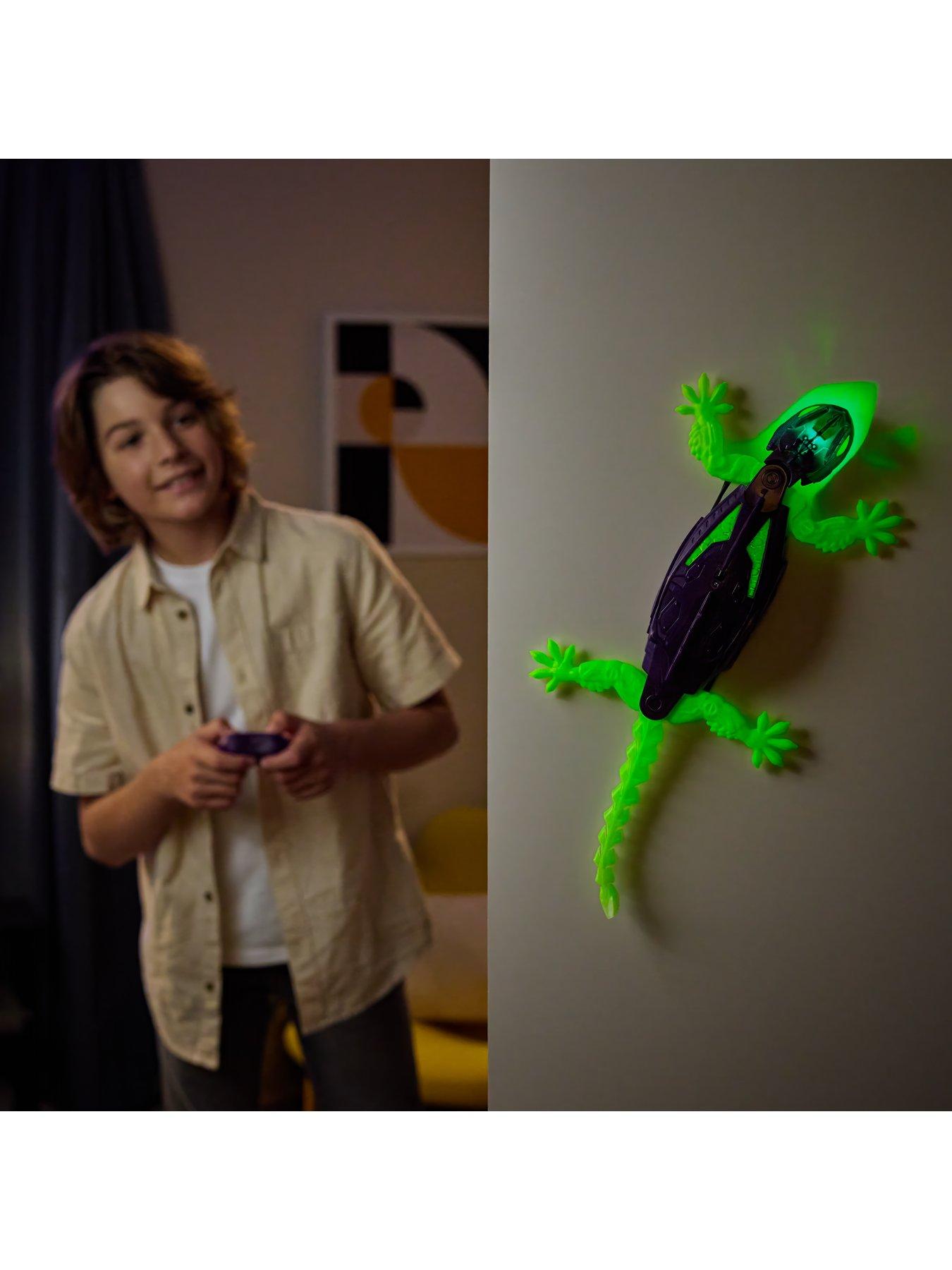 Hex Bots Glow In The Dark Wall Crawler Gecko Remote Control Toy | Very