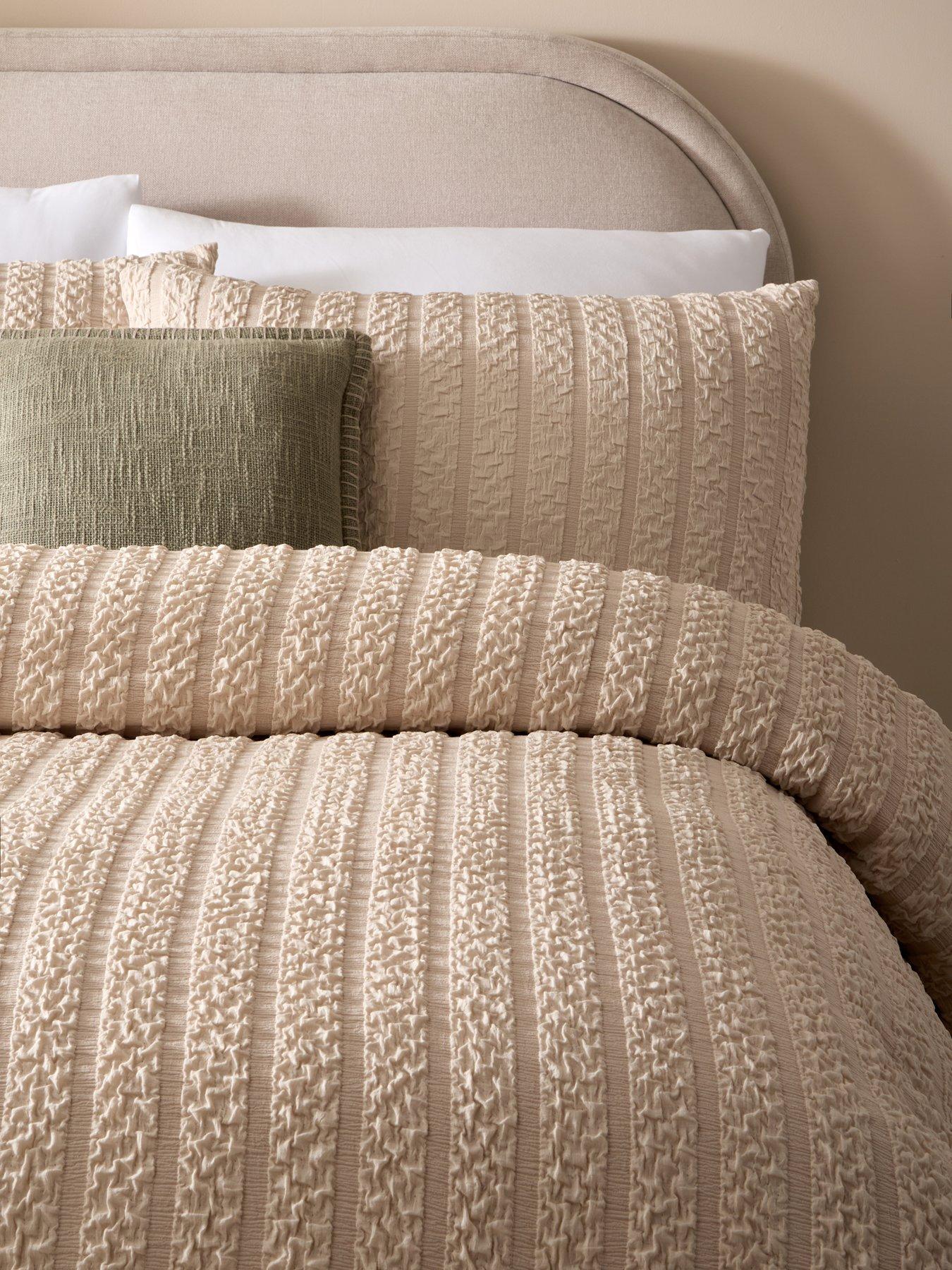 The Very Collection Michelle Keegan Super Soft Seersucker Stripe Duvet ...
