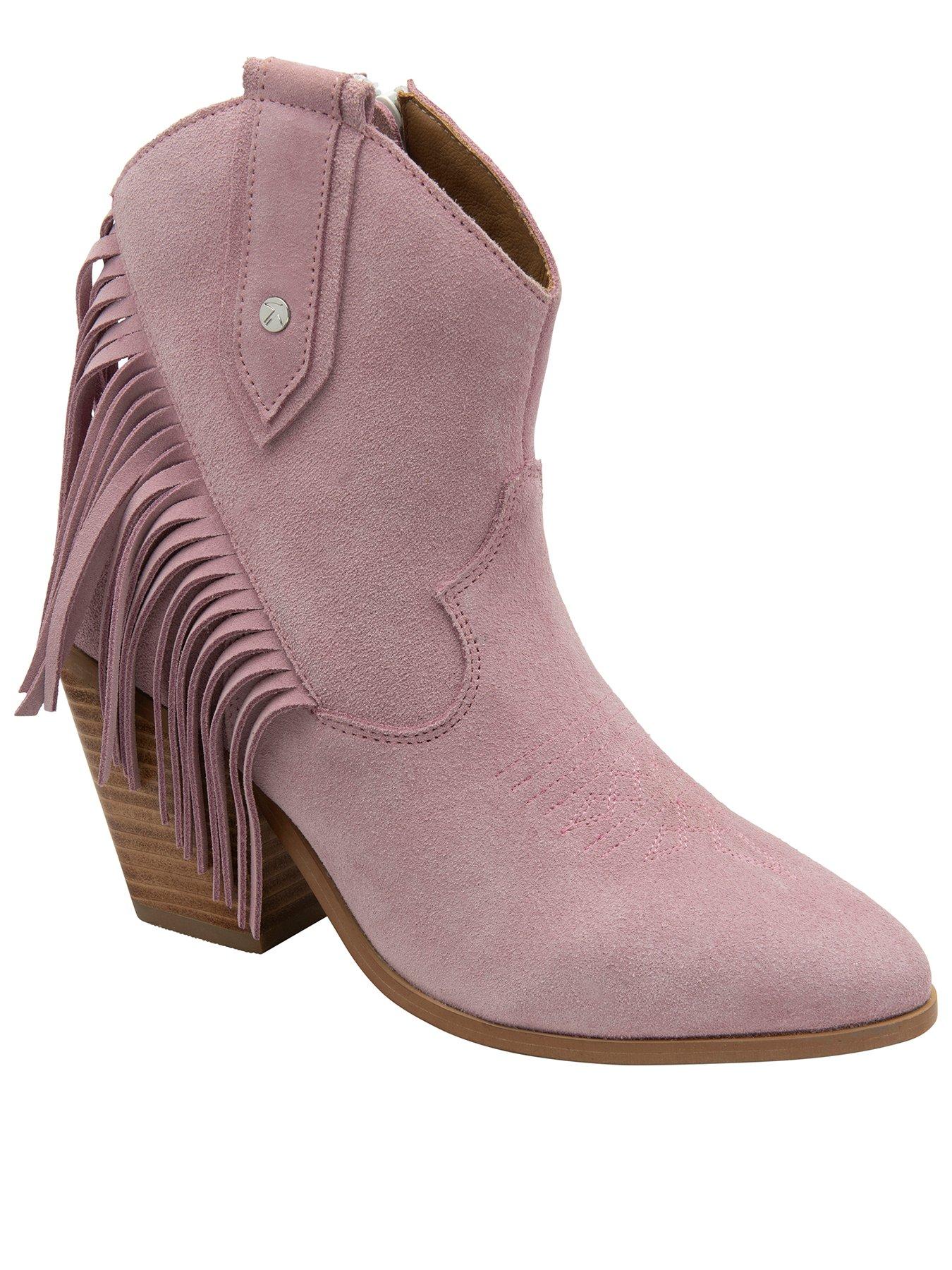 Cowboy Boots | yes | 4 | Very