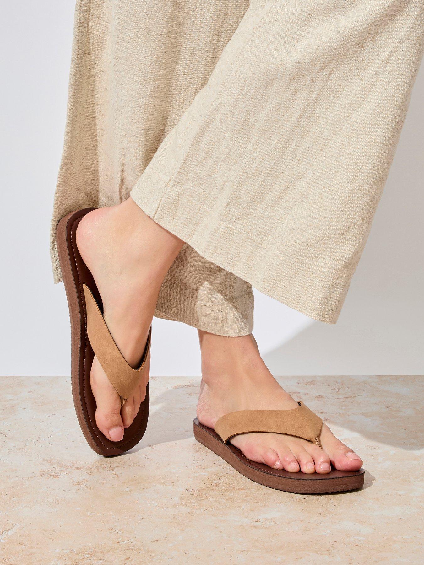 TOTES Ladies Square Toe Faux Suede Flip Flop - Tan | Very